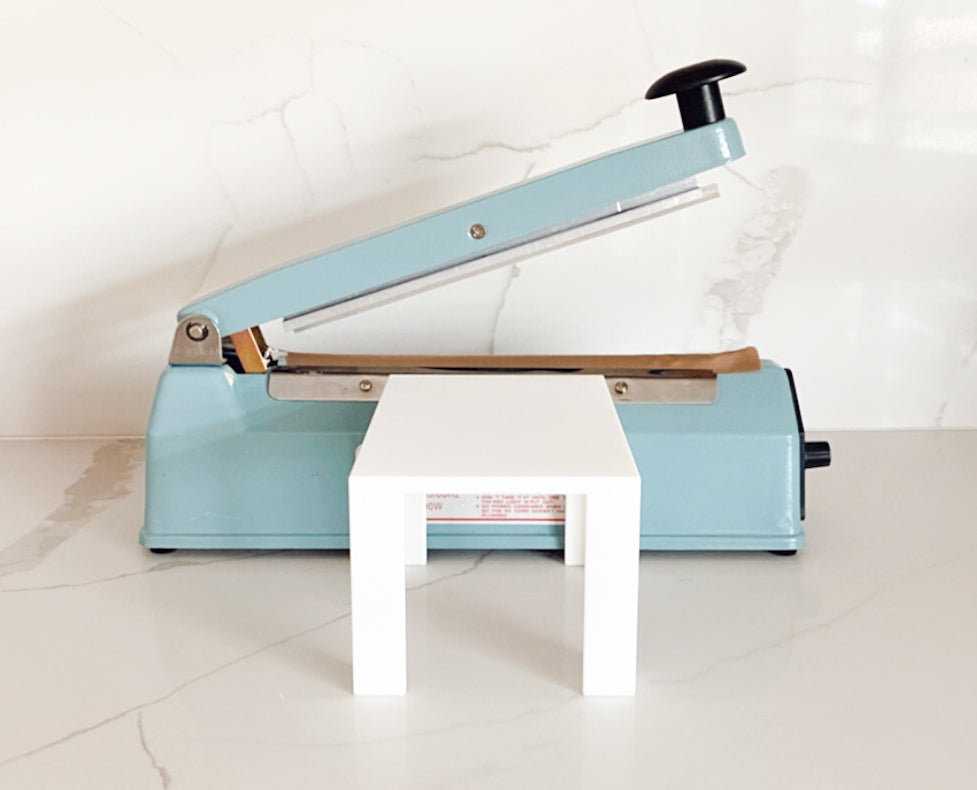 3D printed mini table for heat sealer – Charlson Cookie Co.