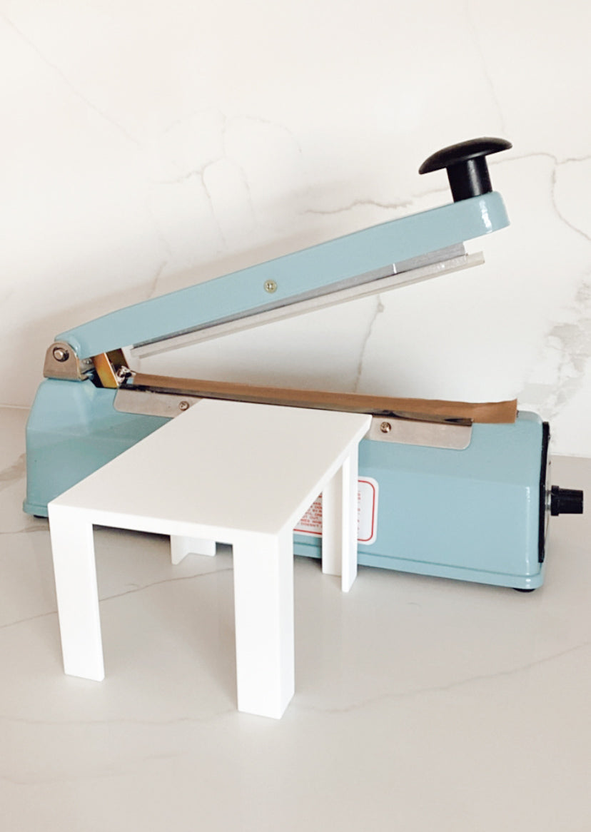 3D printed mini table for heat sealer – Charlson Cookie Co.